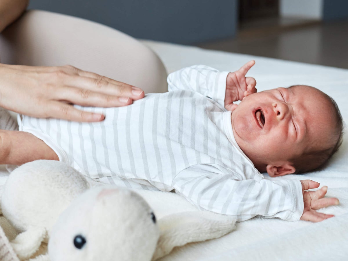 ¿Por qué mi bebé llora mucho? Causas, tipos de llanto y cómo calmarlo